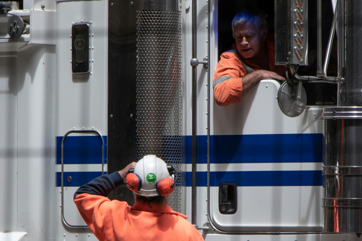 What You Need to Know About Lease-to-Own Semi Trucks | Mission ...